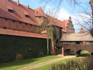 How to Plan a Day Trip to Malbork Castle from Gdańsk (By a Local ...