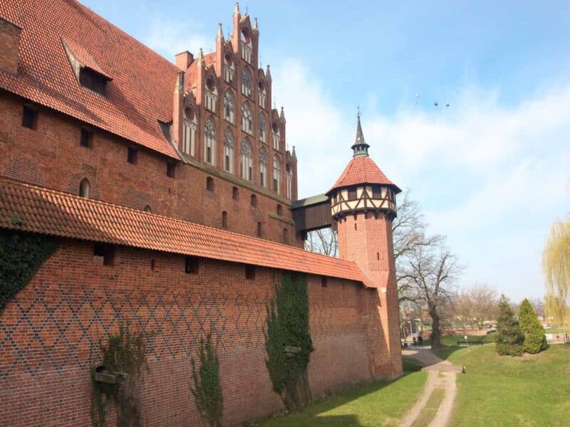 How to Plan a Day Trip to Malbork Castle from Gdańsk (By a Local ...